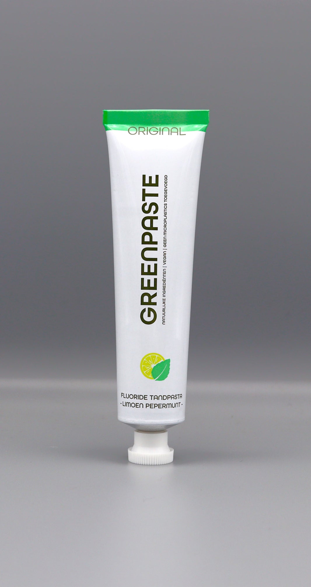Vegan tandpasta met natuurlijke smaken uit oliën en plantenextracten ...
